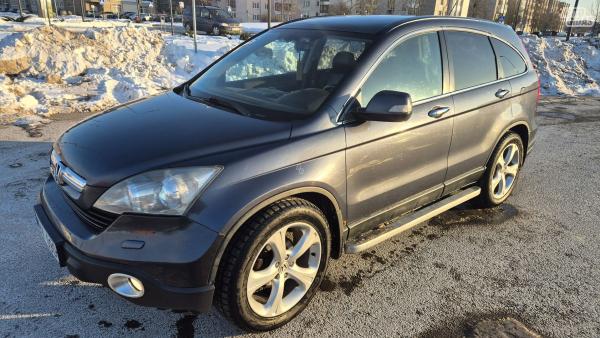 Grey Honda CR-V 2007 in Ukmerge, with an engine capacity of 2.20 L and mileage of 378 thousand km for 3600 €, photo 1 on AUTOMOTO.COM.LV