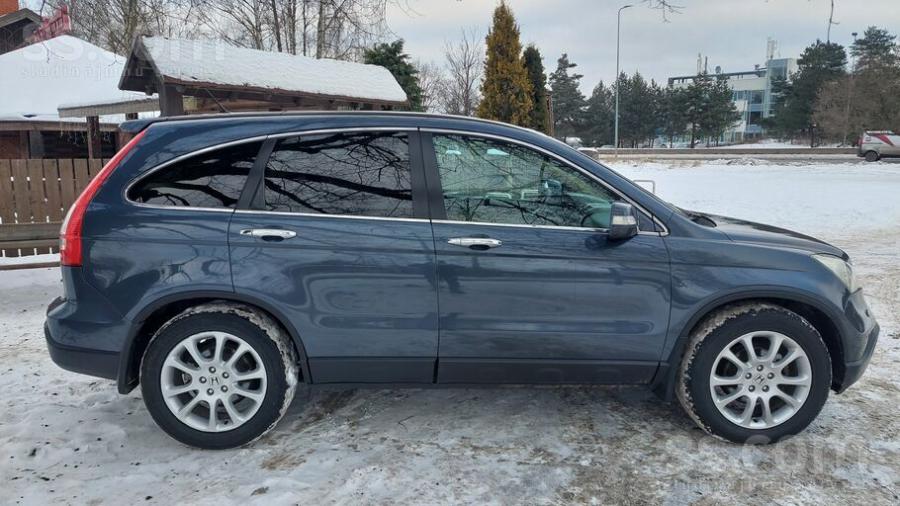 Grey Honda CR-V 2007 in Riga, with an engine capacity of 2.20 L and mileage of 0 thousand km for 3900 €, photo 9 on AUTOMOTO.COM.LV