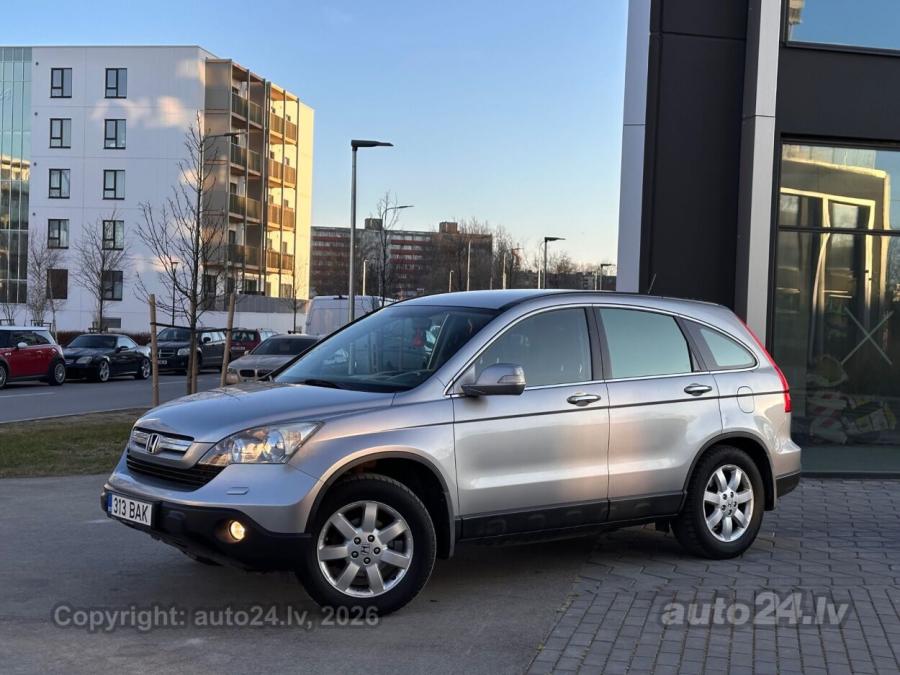 Grey Honda CR-V 2007 in Tallinn, with an engine capacity of 2.00 L and mileage of 215 thousand km for 4250 €, photo 3 on AUTOMOTO.COM.LV