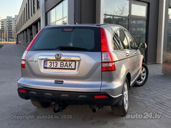 Pelēks Honda CR-V 2007 Tallina, ar dzinēja tilpumu 2.00 L un nobraukumu 215 tūkst. km par 4250 €, foto 10 vietnē AUTOMOTO.COM.LV