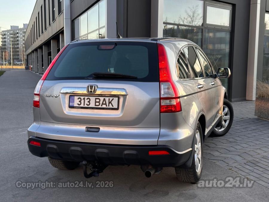 Grey Honda CR-V 2007 in Tallinn, with an engine capacity of 2.00 L and mileage of 215 thousand km for 4250 €, photo 10 on AUTOMOTO.COM.LV
