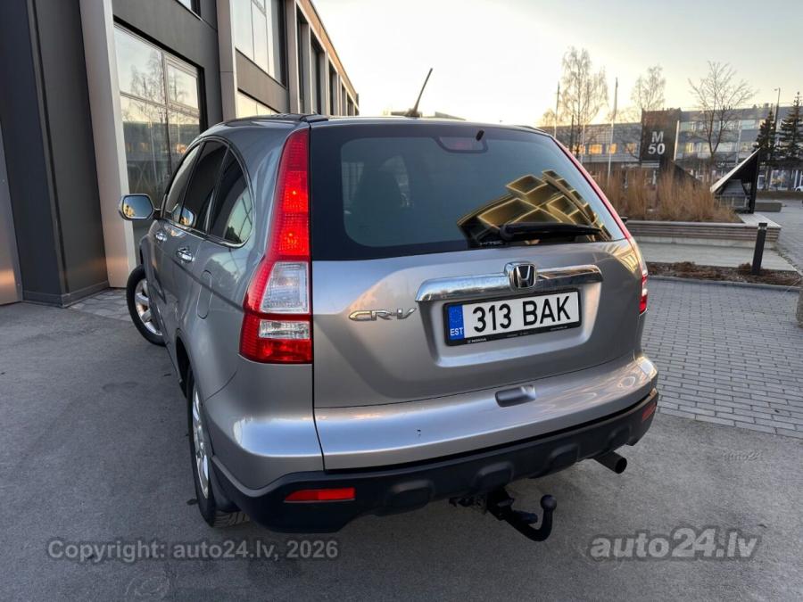 Grey Honda CR-V 2007 in Tallinn, with an engine capacity of 2.00 L and mileage of 215 thousand km for 4250 €, photo 13 on AUTOMOTO.COM.LV