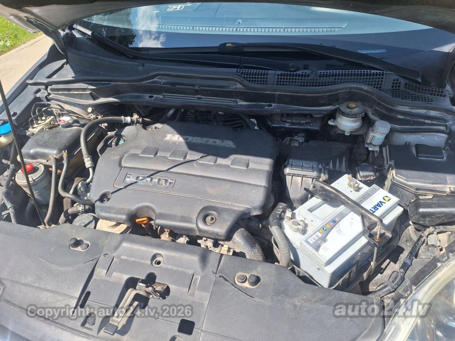 Grey Honda CR-V 2007 in Riga, with an engine capacity of 2.20 L and mileage of 270 thousand km for 3500 €, photo 4 on AUTOMOTO.COM.LV