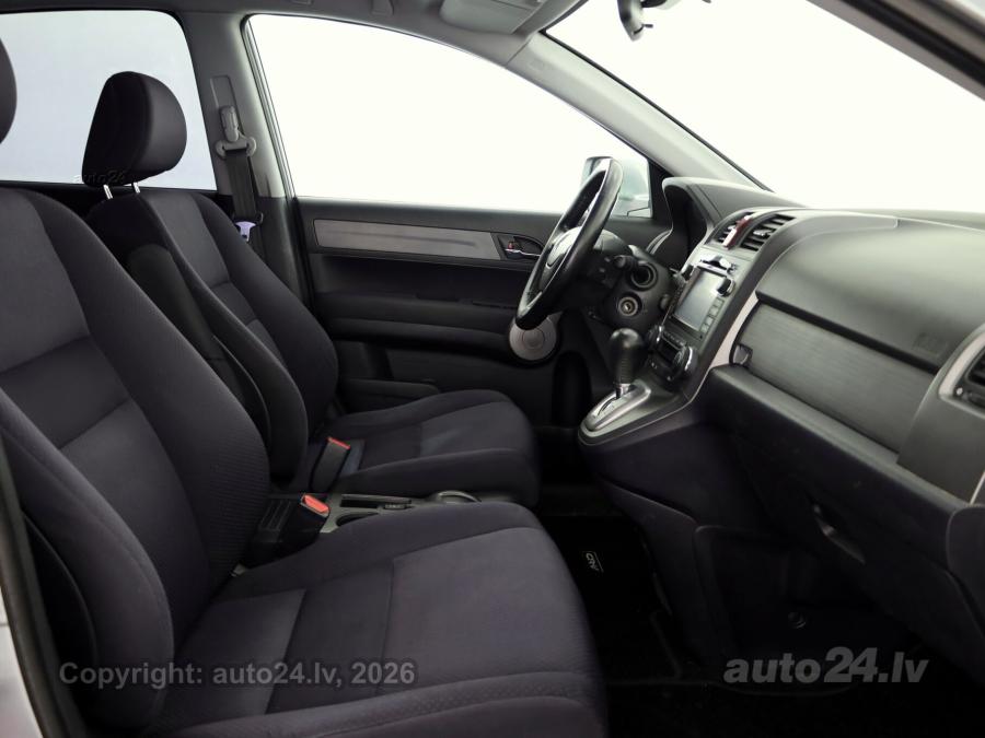 Grey Honda CR-V 2007 in Tallinn, with an engine capacity of 2.00 L and mileage of 292 thousand km for 2799 €, photo 7 on AUTOMOTO.COM.LV