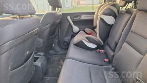 Grey Honda CR-V 2007 in Riga, with an engine capacity of 2.20 L and mileage of 298 thousand km for 3300 €, photo 8 on AUTOMOTO.COM.LV