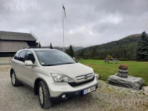 Grey Honda CR-V 2007 in Riga, with an engine capacity of 2.20 L and mileage of 298 thousand km for 3300 €, photo 9 on AUTOMOTO.COM.LV