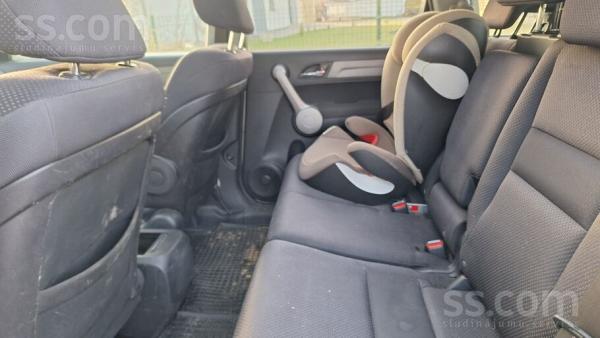 Grey Honda CR-V 2007 in Riga, with an engine capacity of 2.20 L and mileage of 298 thousand km for 3100 €, photo 7 on AUTOMOTO.COM.LV