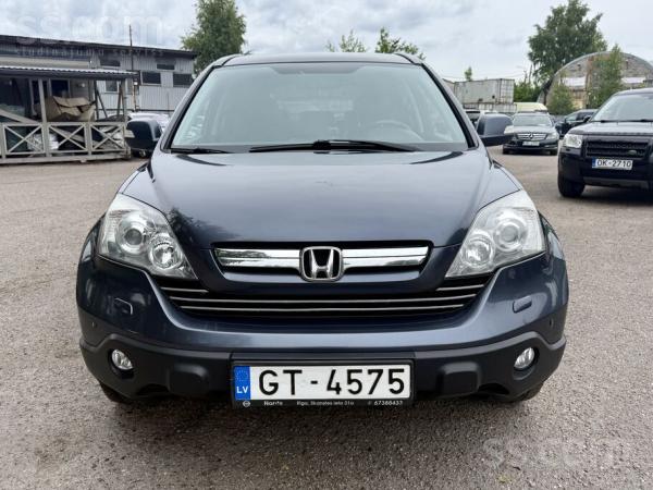 Grey Honda CR-V 2007 in Riga, with an engine capacity of 2.00 L and mileage of 0 thousand km for 3450 €, photo 3 on AUTOMOTO.COM.LV