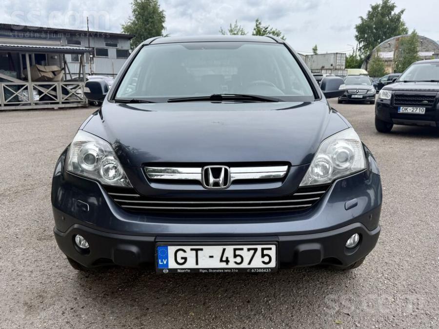 Grey Honda CR-V 2007 in Riga, with an engine capacity of 2.00 L and mileage of 0 thousand km for 3450 €, photo 4 on AUTOMOTO.COM.LV