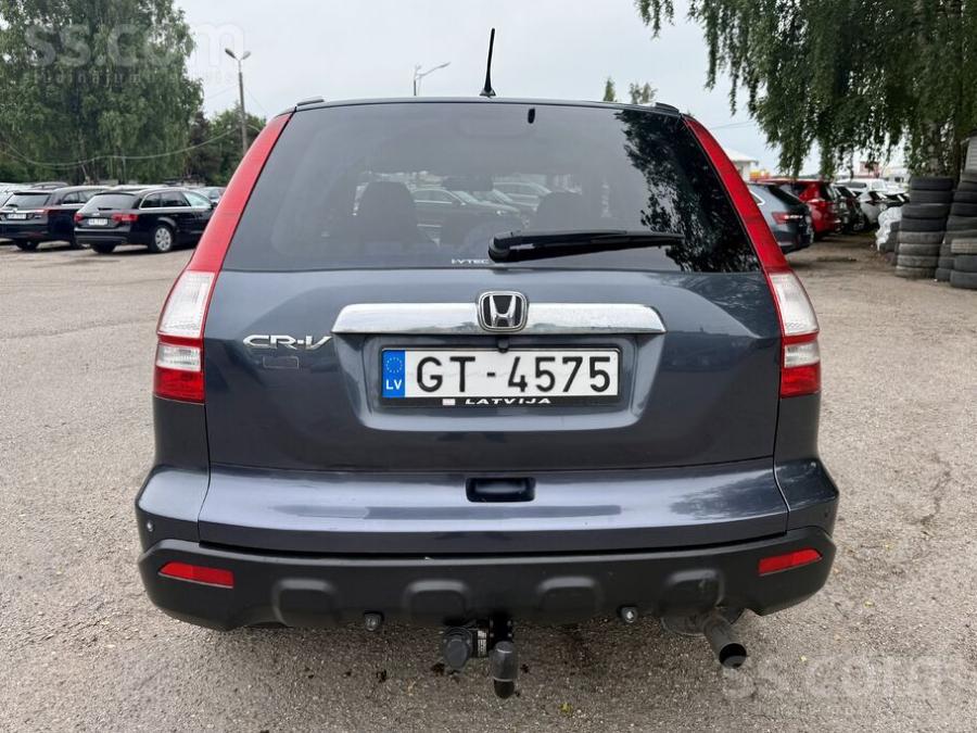Grey Honda CR-V 2007 in Riga, with an engine capacity of 2.00 L and mileage of 0 thousand km for 3450 €, photo 5 on AUTOMOTO.COM.LV