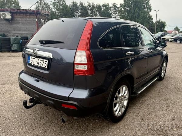 Grey Honda CR-V 2007 in Riga, with an engine capacity of 2.00 L and mileage of 0 thousand km for 3450 €, photo 5 on AUTOMOTO.COM.LV