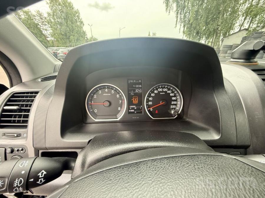 Grey Honda CR-V 2007 in Riga, with an engine capacity of 2.00 L and mileage of 0 thousand km for 3450 €, photo 8 on AUTOMOTO.COM.LV