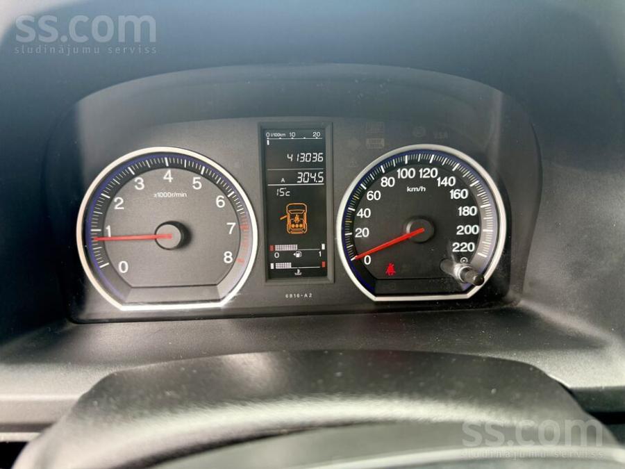 Grey Honda CR-V 2007 in Riga, with an engine capacity of 2.00 L and mileage of 0 thousand km for 3450 €, photo 9 on AUTOMOTO.COM.LV