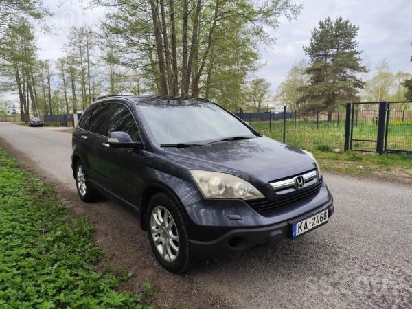Grey Honda CR-V 2007 in Riga, with an engine capacity of 2.20 L and mileage of 303 thousand km for 3200 €, photo 1 on AUTOMOTO.COM.LV