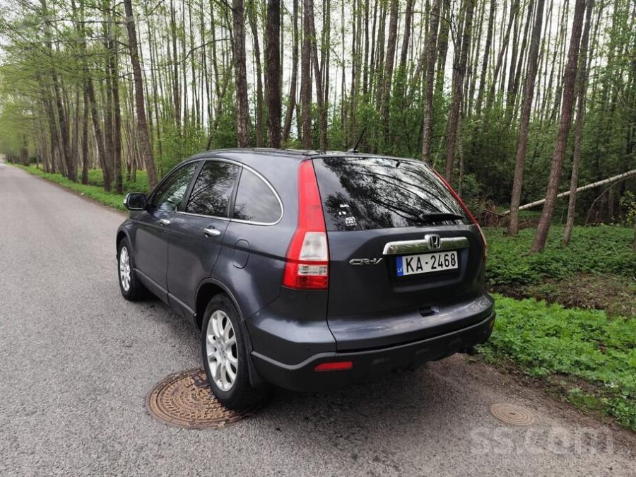 Pelēks Honda CR-V 2007 Rīga, ar dzinēja tilpumu 2.20 L un nobraukumu 303 tūkst. km par 3200 €, foto 6 vietnē AUTOMOTO.COM.LV