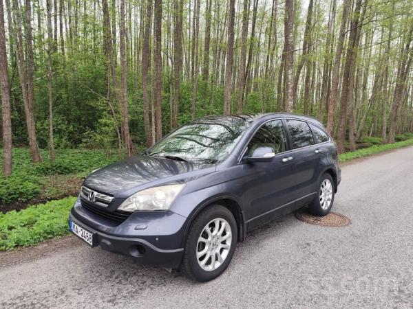 Grey Honda CR-V 2007 in Riga, with an engine capacity of 2.20 L and mileage of 303 thousand km for 3200 €, photo 8 on AUTOMOTO.COM.LV