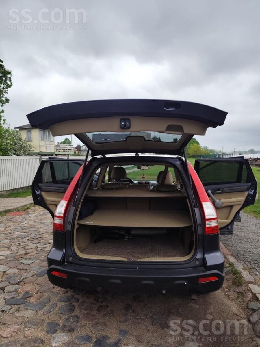 Pelēks Honda CR-V 2007 Rīga, ar dzinēja tilpumu 2.20 L un nobraukumu 303 tūkst. km par 3200 €, foto 16 vietnē AUTOMOTO.COM.LV