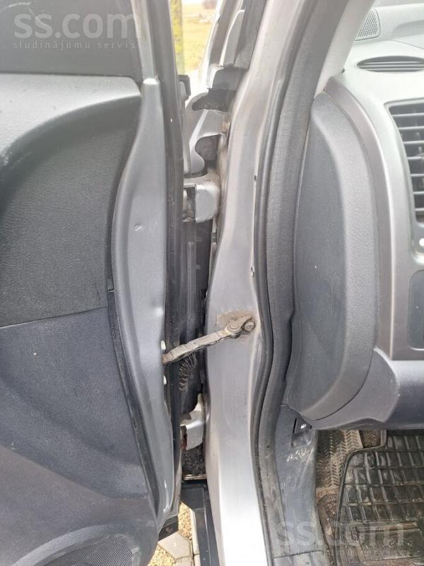 Pelēks Honda CR-V 2007 Bauska, ar dzinēja tilpumu 2.20 L un nobraukumu 0 tūkst. km par 3200 €, foto 8 vietnē AUTOMOTO.COM.LV