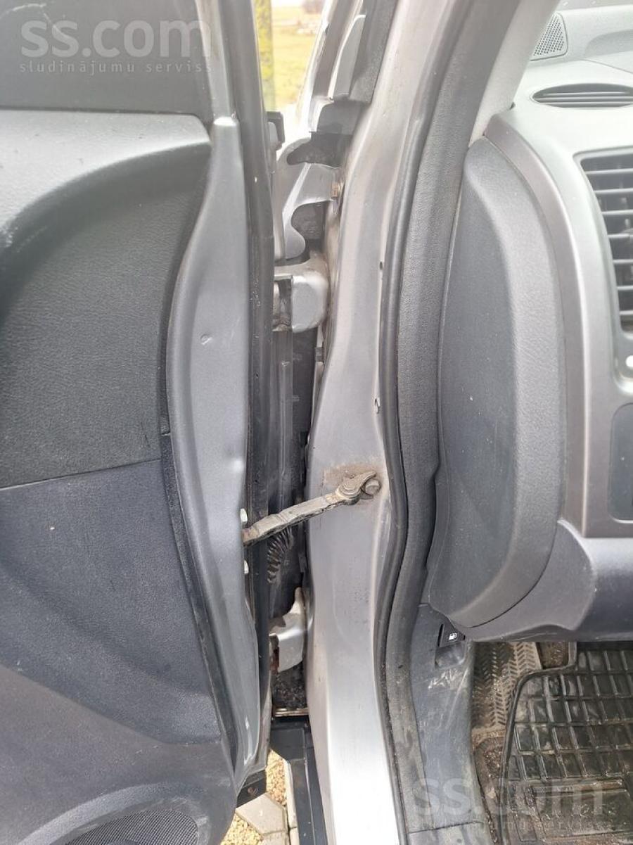 Pelēks Honda CR-V 2007 Bauska, ar dzinēja tilpumu 2.20 L un nobraukumu 0 tūkst. km par 3200 €, foto 9 vietnē AUTOMOTO.COM.LV