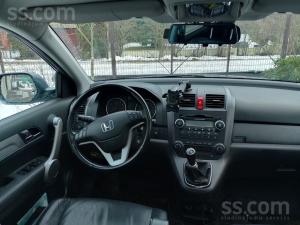 Pelēks Honda CR-V 2007 Rīga, ar dzinēja tilpumu 2.00 L un nobraukumu 398 tūkst. km par 3900 €, foto 3 vietnē AUTOMOTO.COM.LV