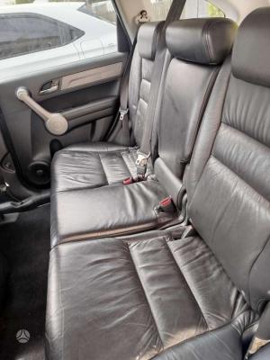 Grey Honda CR-V 2007 in Klaipeda, with an engine capacity of 2.20 L and mileage of 366 thousand km for 2700 €, photo 7 on AUTOMOTO.COM.LV