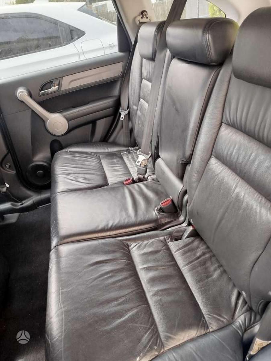 Grey Honda CR-V 2007 in Klaipeda, with an engine capacity of 2.20 L and mileage of 366 thousand km for 2700 €, photo 7 on AUTOMOTO.COM.LV