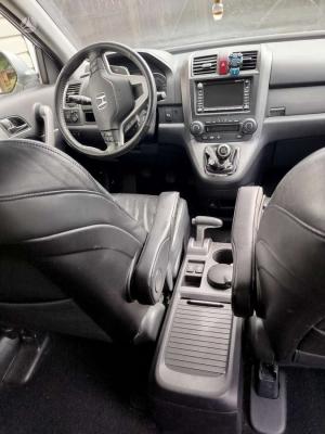 Grey Honda CR-V 2007 in Klaipeda, with an engine capacity of 2.20 L and mileage of 366 thousand km for 2700 €, photo 8 on AUTOMOTO.COM.LV