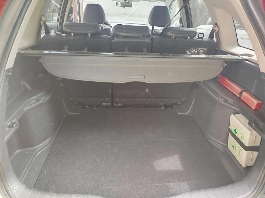 Grey Honda CR-V 2007 in Klaipeda, with an engine capacity of 2.20 L and mileage of 366 thousand km for 2700 €, photo 9 on AUTOMOTO.COM.LV