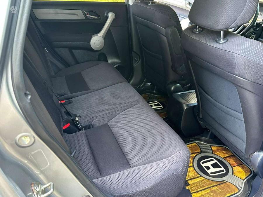 Pelēks Honda CR-V 2007 Utena, ar dzinēja tilpumu 2.20 L un nobraukumu 286 tūkst. km par 6250 €, foto 28 vietnē AUTOMOTO.COM.LV