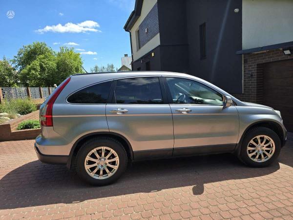 Pelēks Honda CR-V 2007 Utena, ar dzinēja tilpumu 2.00 L un nobraukumu 107 tūkst. km par 7300 €, foto 2 vietnē AUTOMOTO.COM.LV