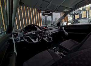 Grey Honda CR-V 2007 in Riga, with an engine capacity of 2.20 L and mileage of 297 thousand km for 3990 €, photo 3 on AUTOMOTO.COM.LV