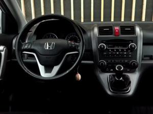 Grey Honda CR-V 2007 in Riga, with an engine capacity of 2.20 L and mileage of 297 thousand km for 3990 €, photo 6 on AUTOMOTO.COM.LV