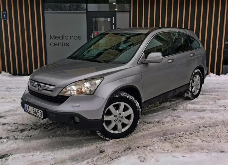 Grey Honda CR-V 2007 in Riga, with an engine capacity of 2.20 L and mileage of 297 thousand km for 3990 €, photo 12 on AUTOMOTO.COM.LV