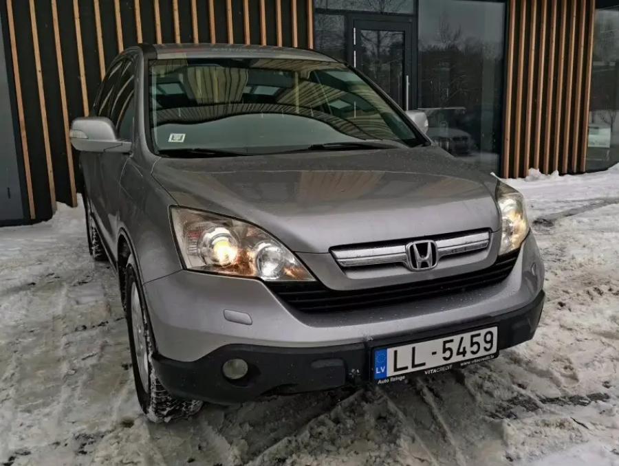 Grey Honda CR-V 2007 in Riga, with an engine capacity of 2.20 L and mileage of 297 thousand km for 3990 €, photo 14 on AUTOMOTO.COM.LV