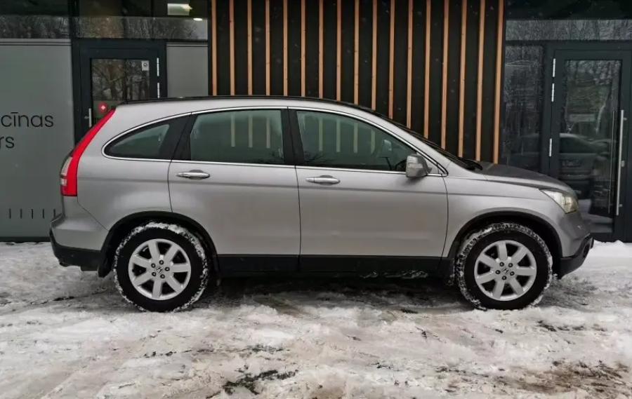 Grey Honda CR-V 2007 in Riga, with an engine capacity of 2.20 L and mileage of 297 thousand km for 3990 €, photo 17 on AUTOMOTO.COM.LV