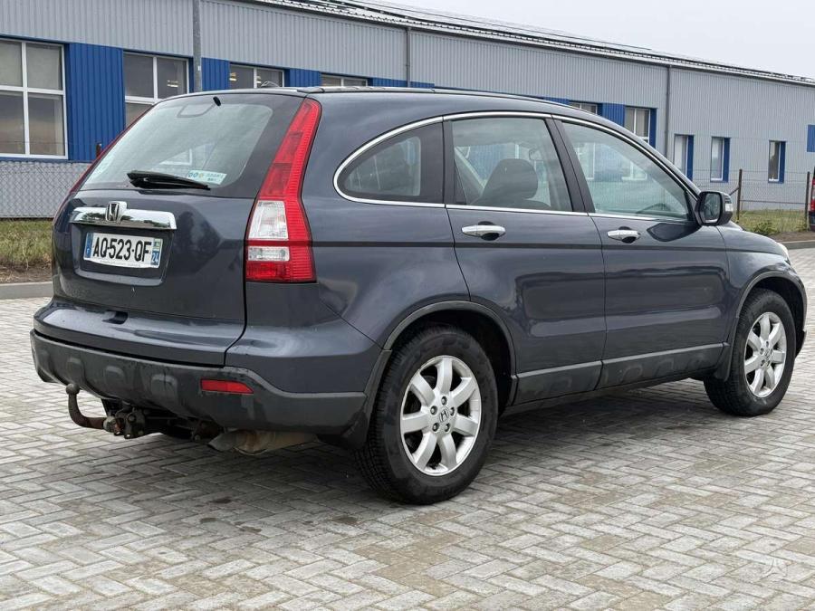 Pelēks Honda CR-V 2007 Tauragė, ar dzinēja tilpumu 2.20 L un nobraukumu 321 tūkst. km par 2900 €, foto 4 vietnē AUTOMOTO.COM.LV