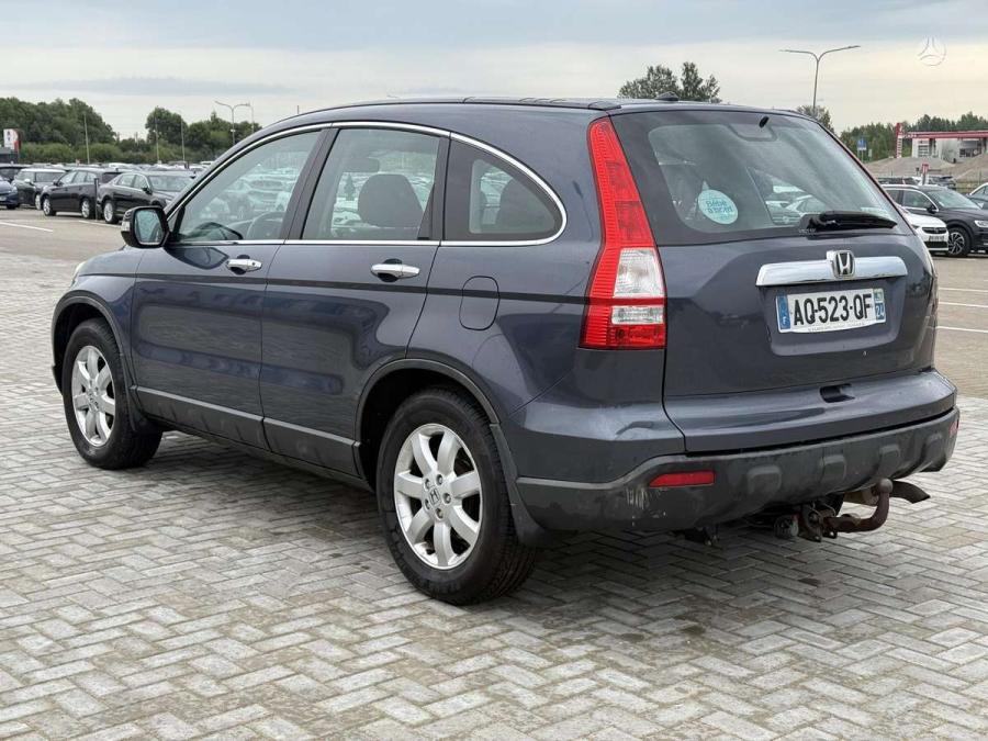 Pelēks Honda CR-V 2007 Tauragė, ar dzinēja tilpumu 2.20 L un nobraukumu 321 tūkst. km par 2900 €, foto 5 vietnē AUTOMOTO.COM.LV
