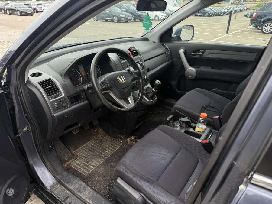 Pelēks Honda CR-V 2007 Tauragė, ar dzinēja tilpumu 2.20 L un nobraukumu 321 tūkst. km par 2900 €, foto 7 vietnē AUTOMOTO.COM.LV