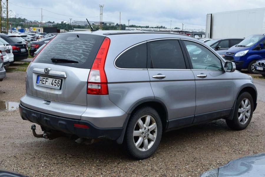 Grey Honda CR-V 2007 in Vilnius, with an engine capacity of 2.20 L and mileage of 283 thousand km for 2750 €, photo 5 on AUTOMOTO.COM.LV