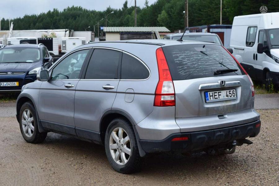 Grey Honda CR-V 2007 in Vilnius, with an engine capacity of 2.20 L and mileage of 283 thousand km for 2750 €, photo 7 on AUTOMOTO.COM.LV