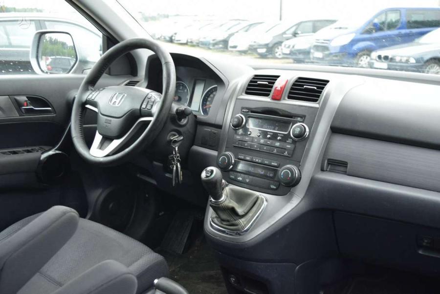 Grey Honda CR-V 2007 in Vilnius, with an engine capacity of 2.20 L and mileage of 283 thousand km for 2750 €, photo 11 on AUTOMOTO.COM.LV