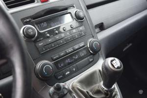 Grey Honda CR-V 2007 in Vilnius, with an engine capacity of 2.20 L and mileage of 283 thousand km for 2750 €, photo 14 on AUTOMOTO.COM.LV