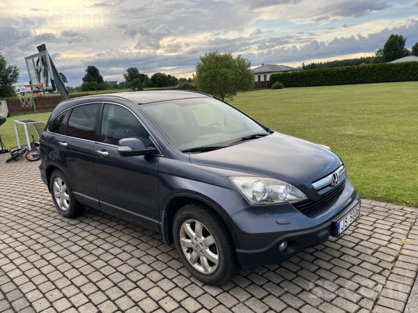 Grey Honda CR-V 2007 in Aizkraukle, with an engine capacity of 2.00 L and mileage of 248 thousand km for 3200 €, photo 1 on AUTOMOTO.COM.LV