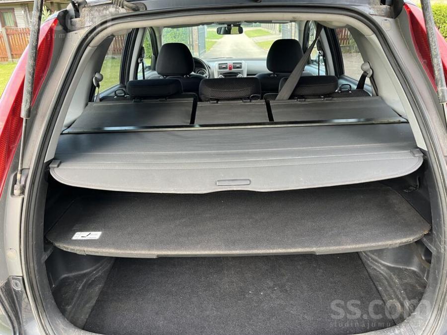 Grey Honda CR-V 2007 in Aizkraukle, with an engine capacity of 2.00 L and mileage of 248 thousand km for 3200 €, photo 9 on AUTOMOTO.COM.LV