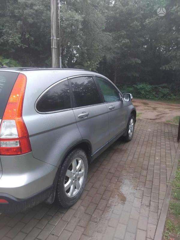 Grey Honda CR-V 2007 in Vilnius, with an engine capacity of 2.20 L and mileage of 282 thousand km for 3850 €, photo 5 on AUTOMOTO.COM.LV