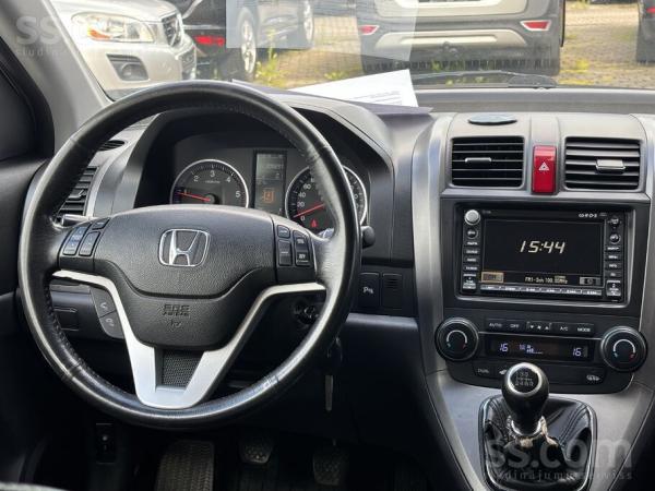 Grey Honda CR-V 2007 in Talsi, with an engine capacity of 2.20 L and mileage of 0 thousand km for 4970 €, photo 9 on AUTOMOTO.COM.LV