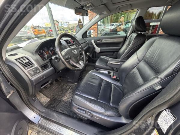 Grey Honda CR-V 2007 in Talsi, with an engine capacity of 2.20 L and mileage of 0 thousand km for 4970 €, photo 10 on AUTOMOTO.COM.LV