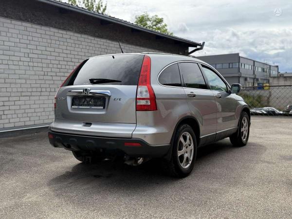 Grey Honda CR-V 2007 in Kaunas, with an engine capacity of 2.20 L and mileage of 366 thousand km for 3550 €, photo 4 on AUTOMOTO.COM.LV