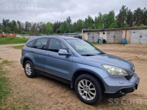 Grey Honda CR-V 2007 in Valmiera, with an engine capacity of 2.00 L and mileage of 320 thousand km for 3500 €, photo 3 on AUTOMOTO.COM.LV