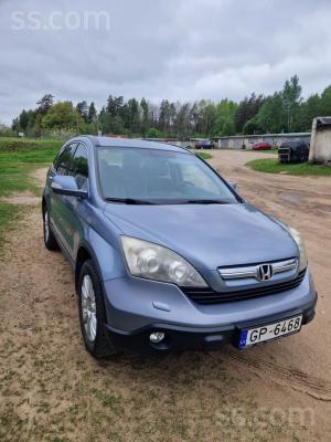Grey Honda CR-V 2007 in Valmiera, with an engine capacity of 2.00 L and mileage of 320 thousand km for 3500 €, photo 4 on AUTOMOTO.COM.LV
